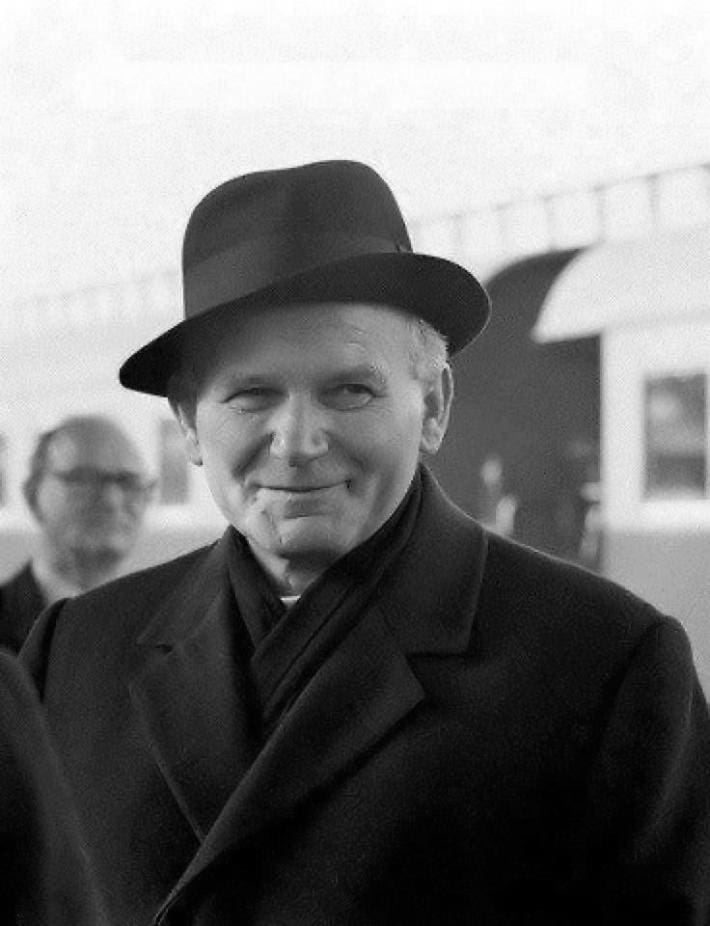 20 Images that Prove St. John Paul II was the Coolest Saint Ever - The ...